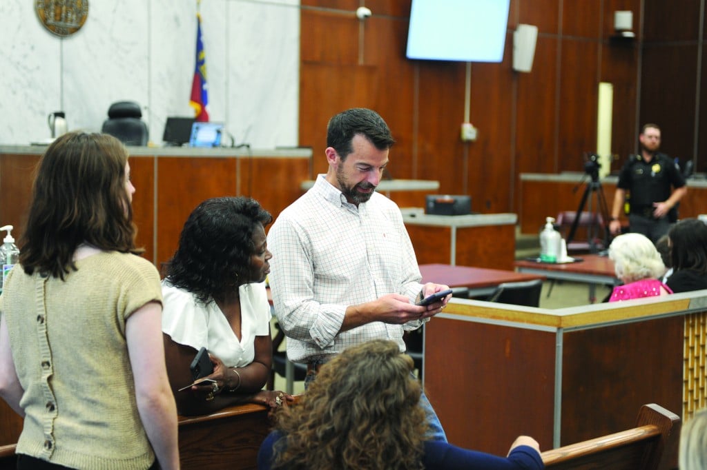 Kemp edges Oliver in runoff, wins third consecutive term on Laurens ...