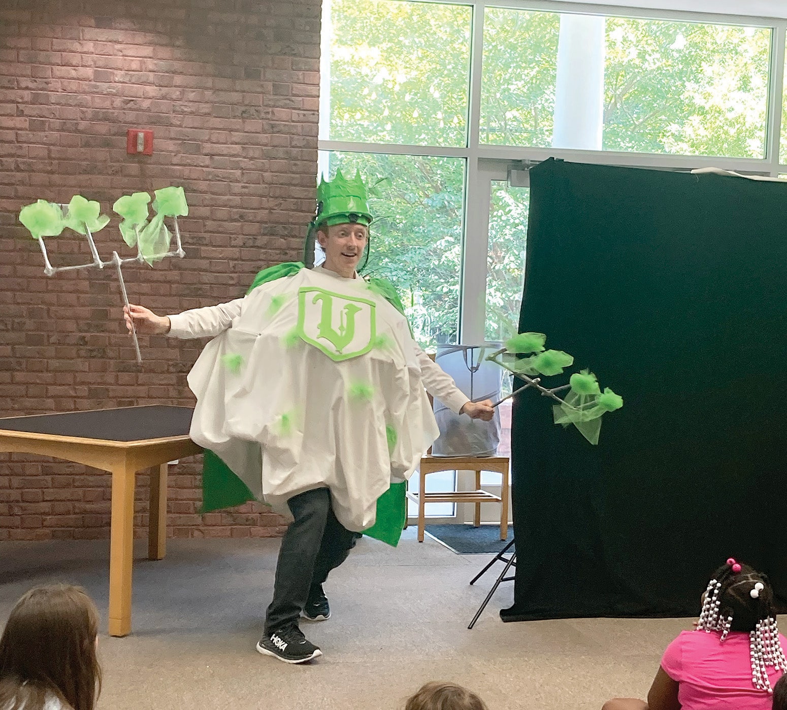 Laurens Library summer reading program delights with 'Captain Curiosity ...