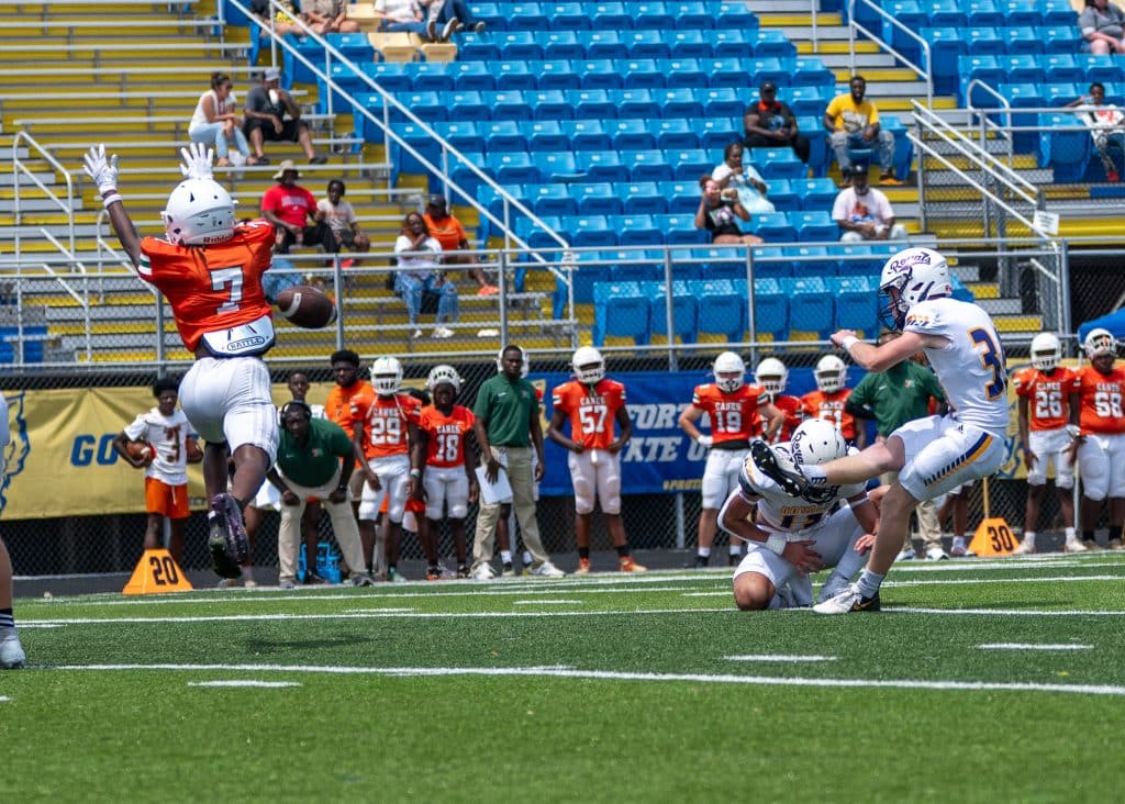 MIDSTATE FOOTBALL ROUNDUP: Sanford, Blount write memorable start for ...