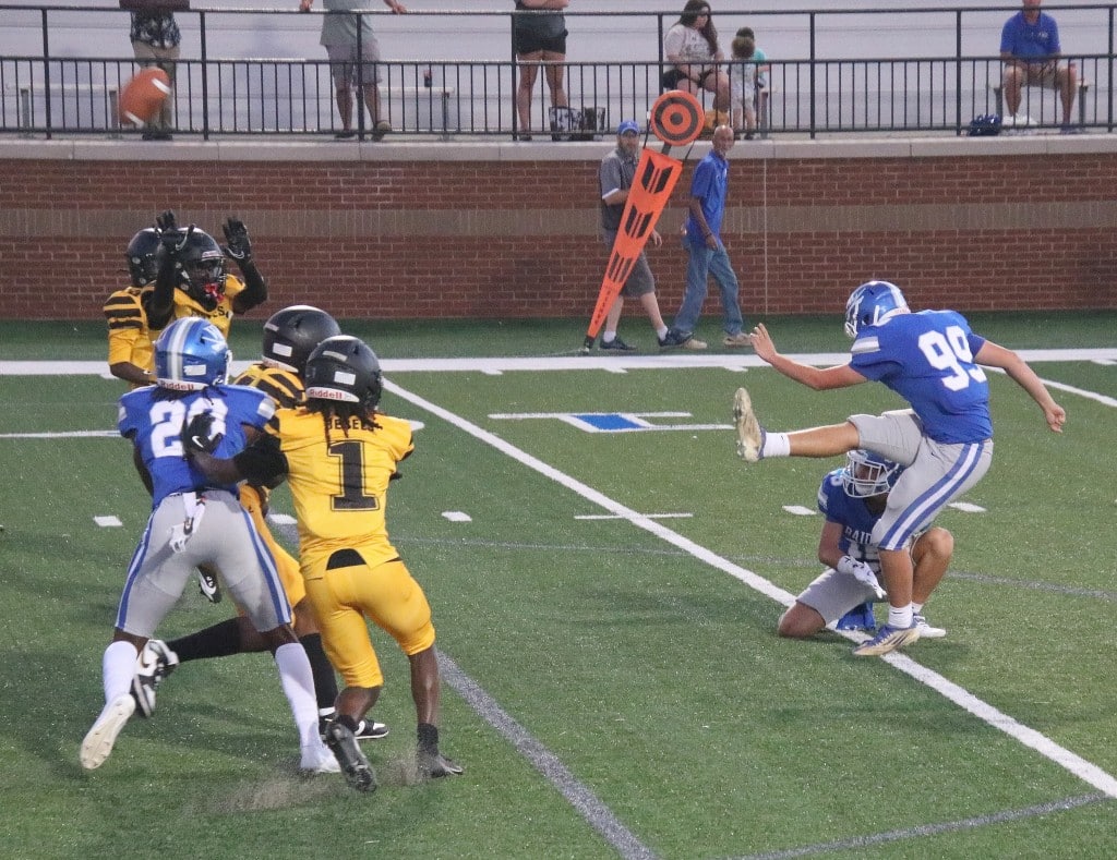 FOOTBALL: Pollock's passing polished, West Laurens defense delivers ...