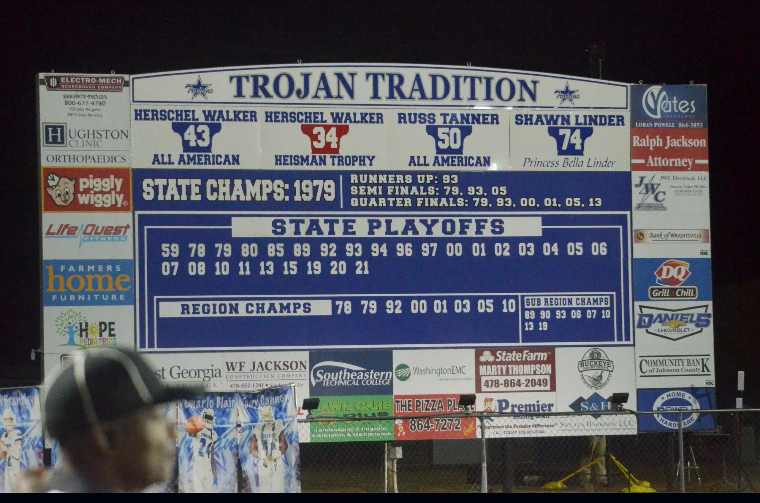 FOOTBALL: Strong start, late comeback not enough for Johnson County in ...