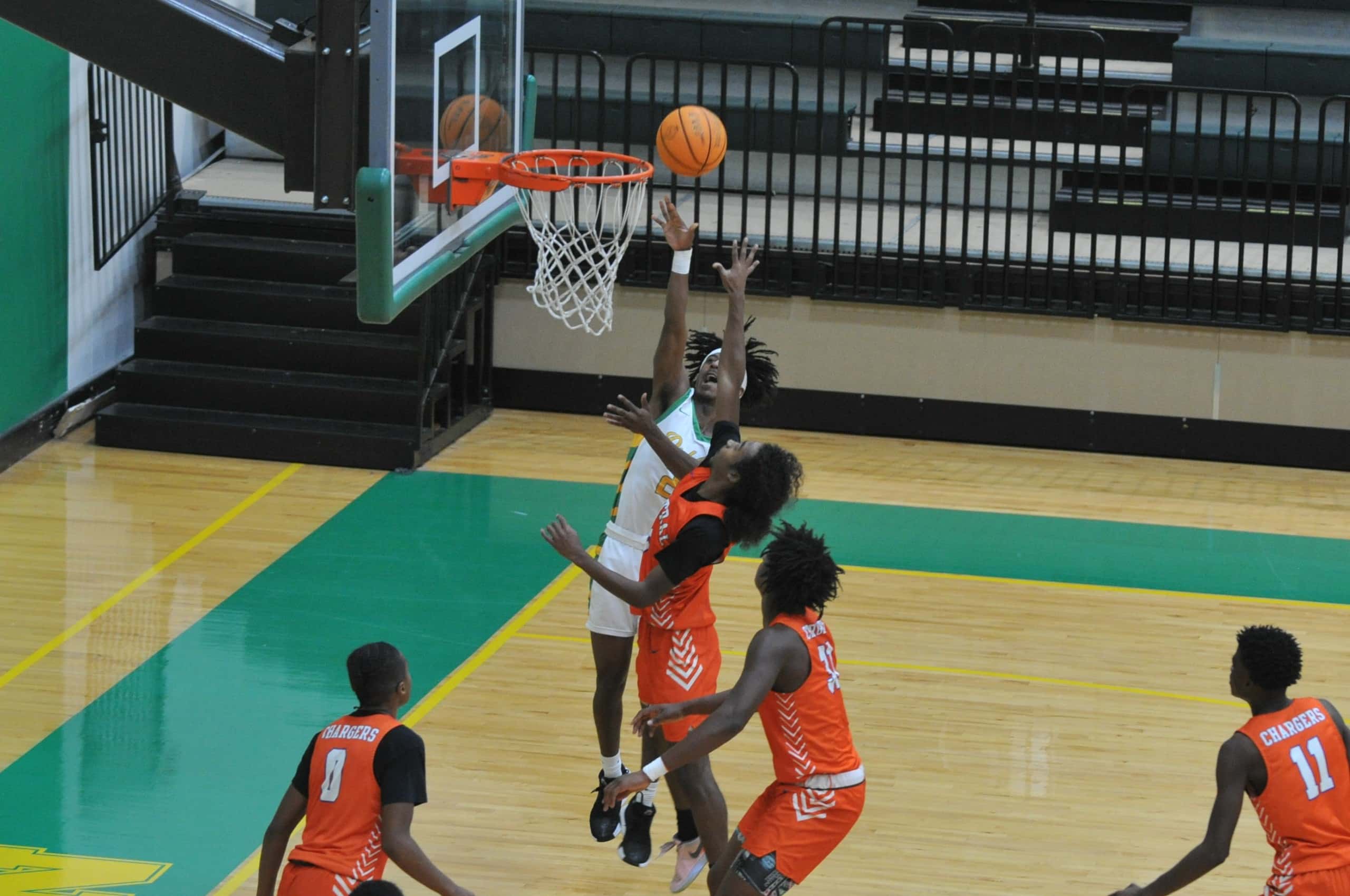 BASKETBALL: Dublin boys' hot start continues in Thursday split with ...