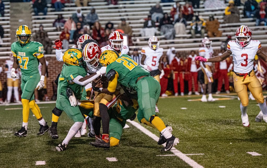 FOOTBALL: Dublin stays hot on bitter night in bowl, freezes out ...